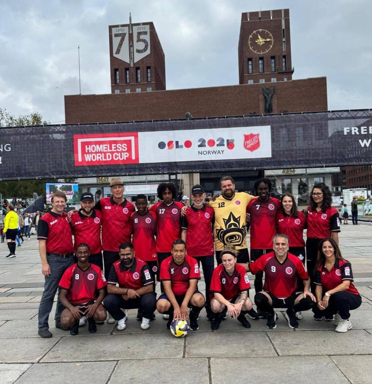 Des Québécois à la Coupe du monde de soccer des sans-abri | TVA Nouvelles
