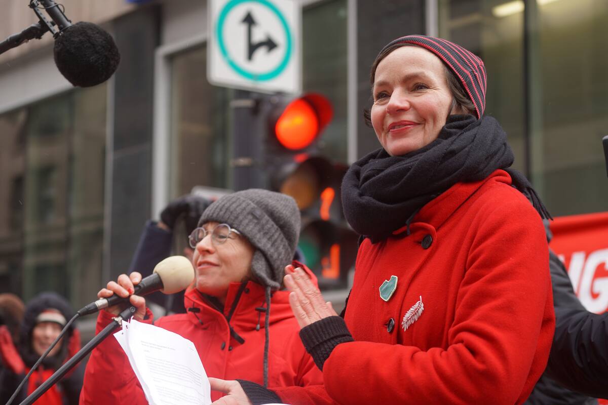 Marina Orsini, Ingrid St-Pierre, Beyries, Luc De Larochellière ...