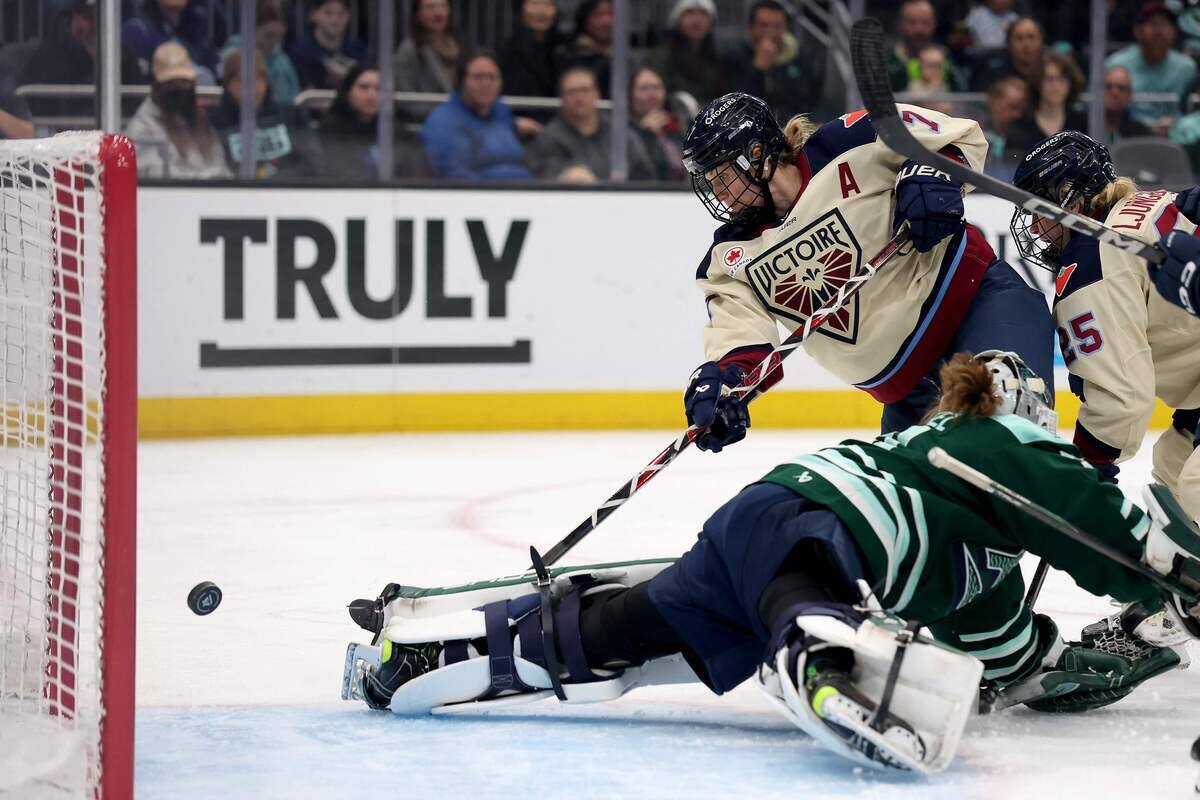 LPHF: Laura Stacey patine avec ses coéquipières de la Victoire de ...