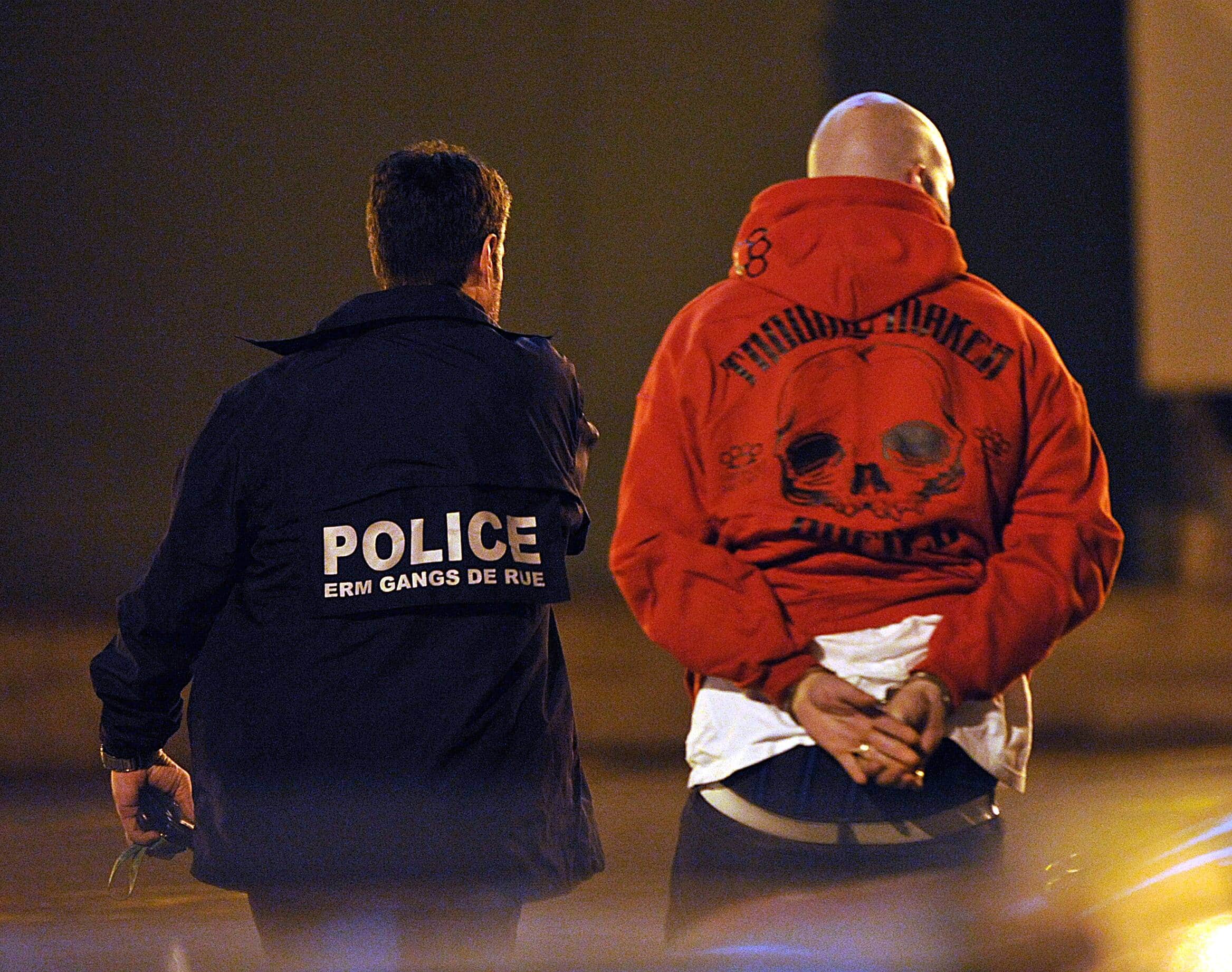 Les gangs de rue profitent de la PCU | JDQ