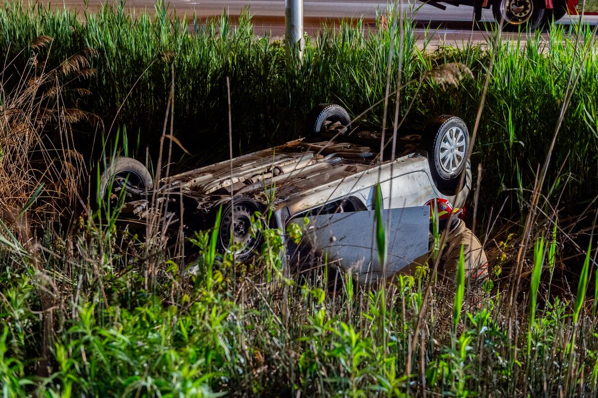 Trois personnes blessées dans un capotage sur l’autoroute 640 | TVA ...