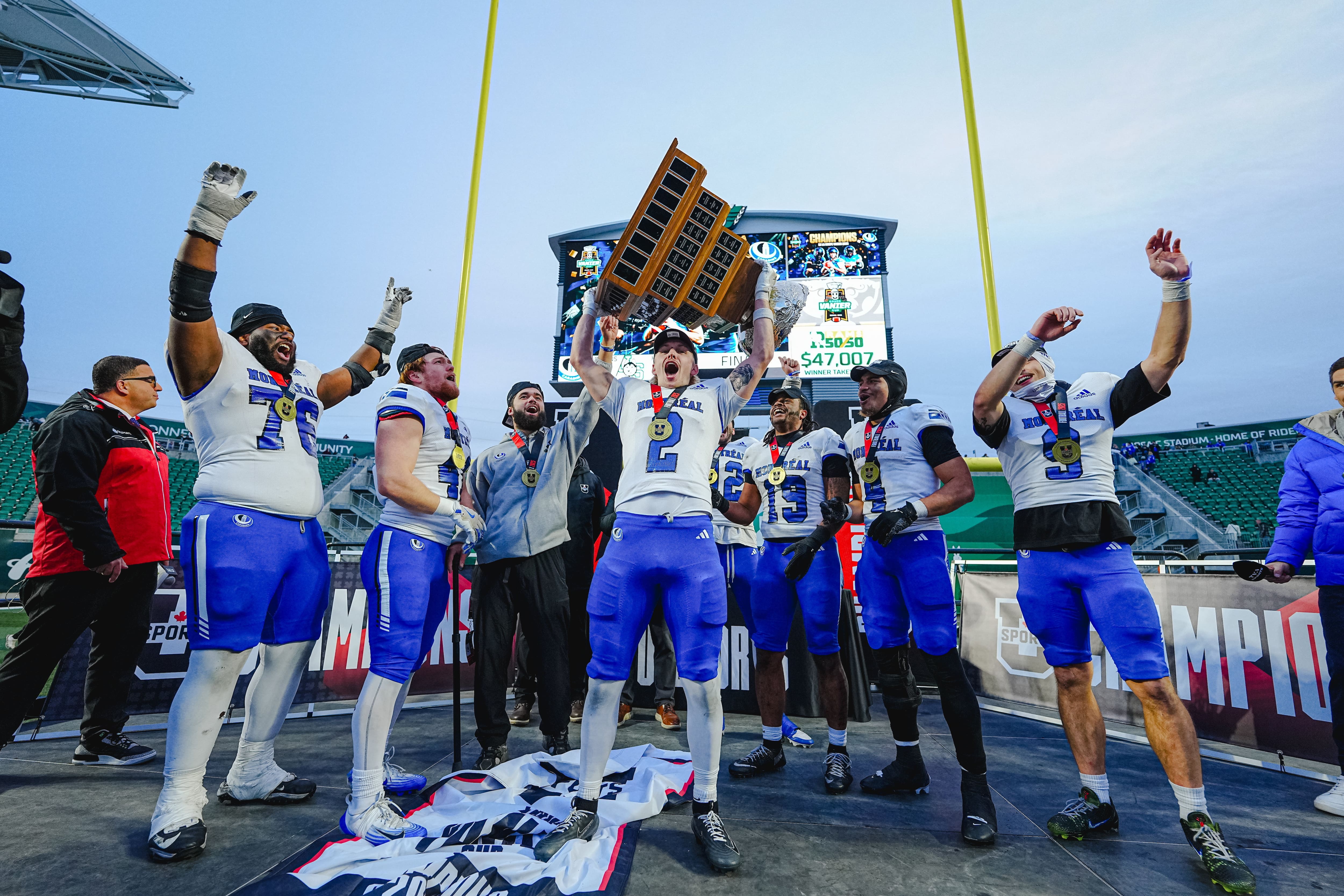 Les Carabins remportent la coupe Vanier pour la troisième fois! - TVA ...