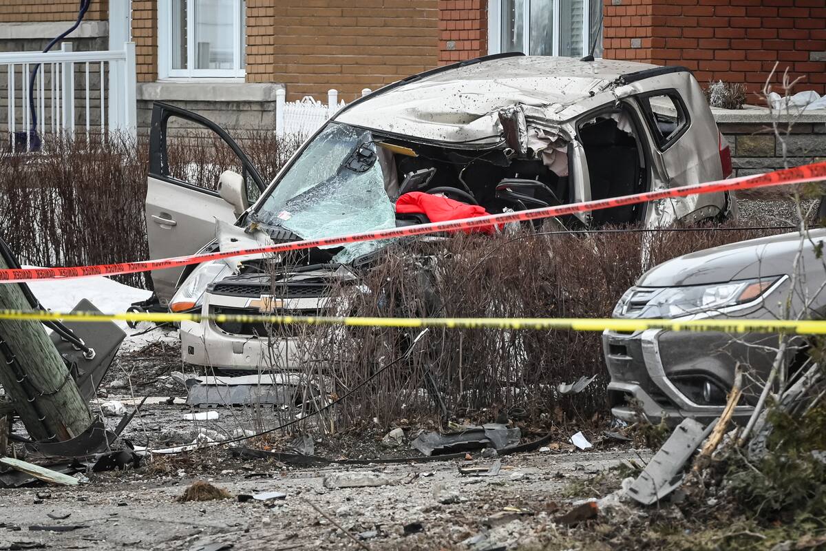 [PHOTOS] Spectaculaire accident dans Saint-Léonard: un bébé de 10 mois ...