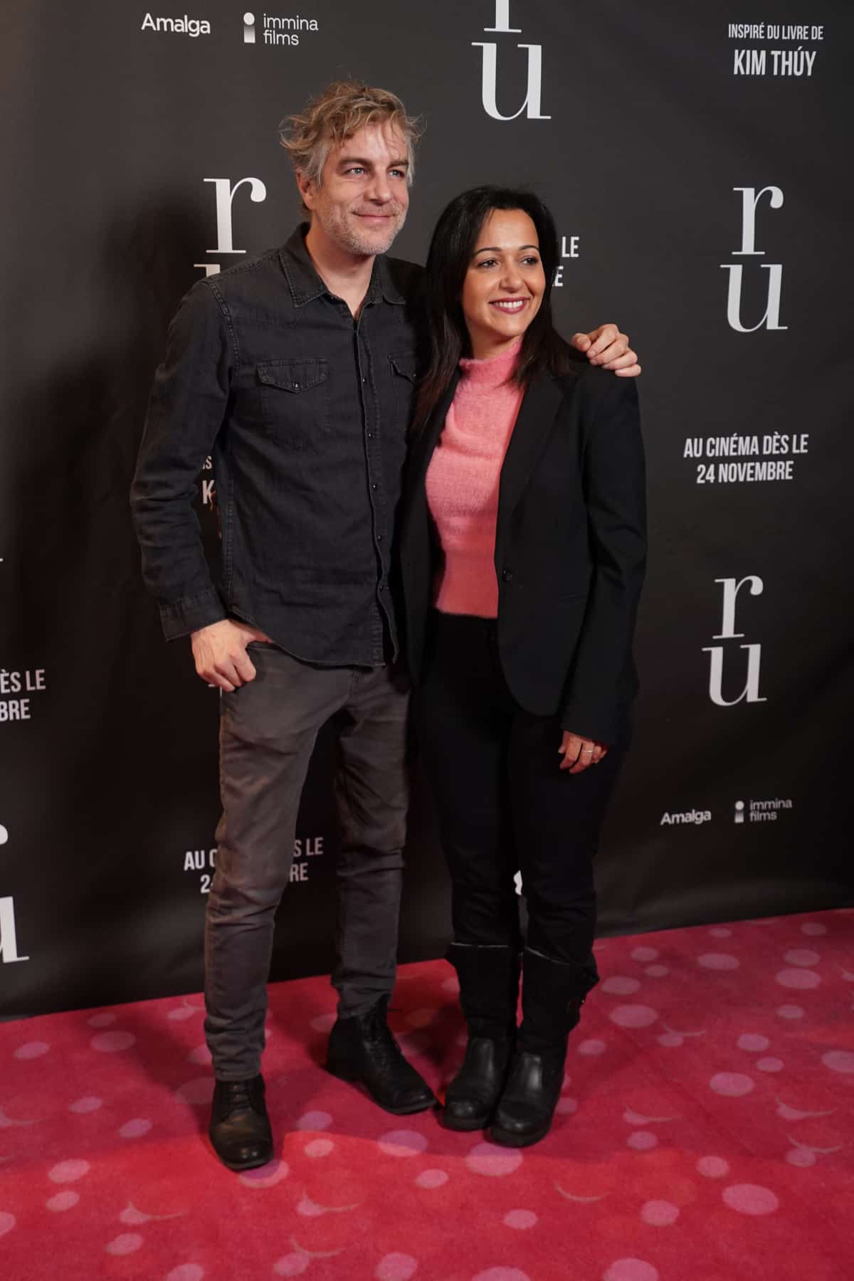 Voyez toutes les vedettes sur le tapis rouge de la première du film «Ru ...