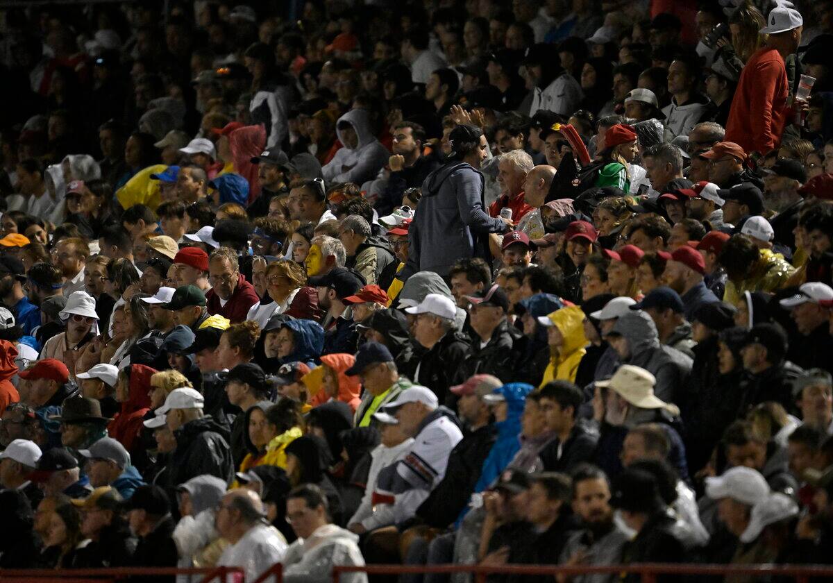 Duel au sommet entre le Rouge et Or et les Carabins: un record de foule ...