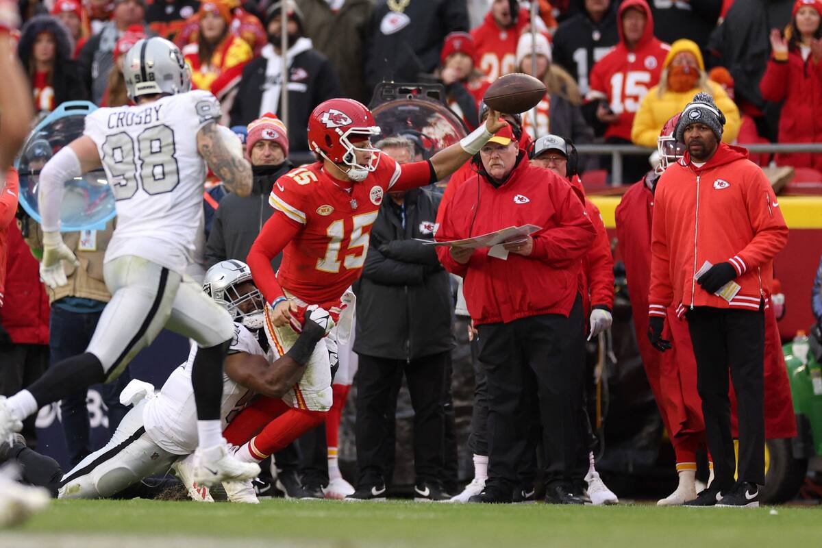 NFL: des erreurs de Mahomes coûtent cher aux Chiefs | JDQ