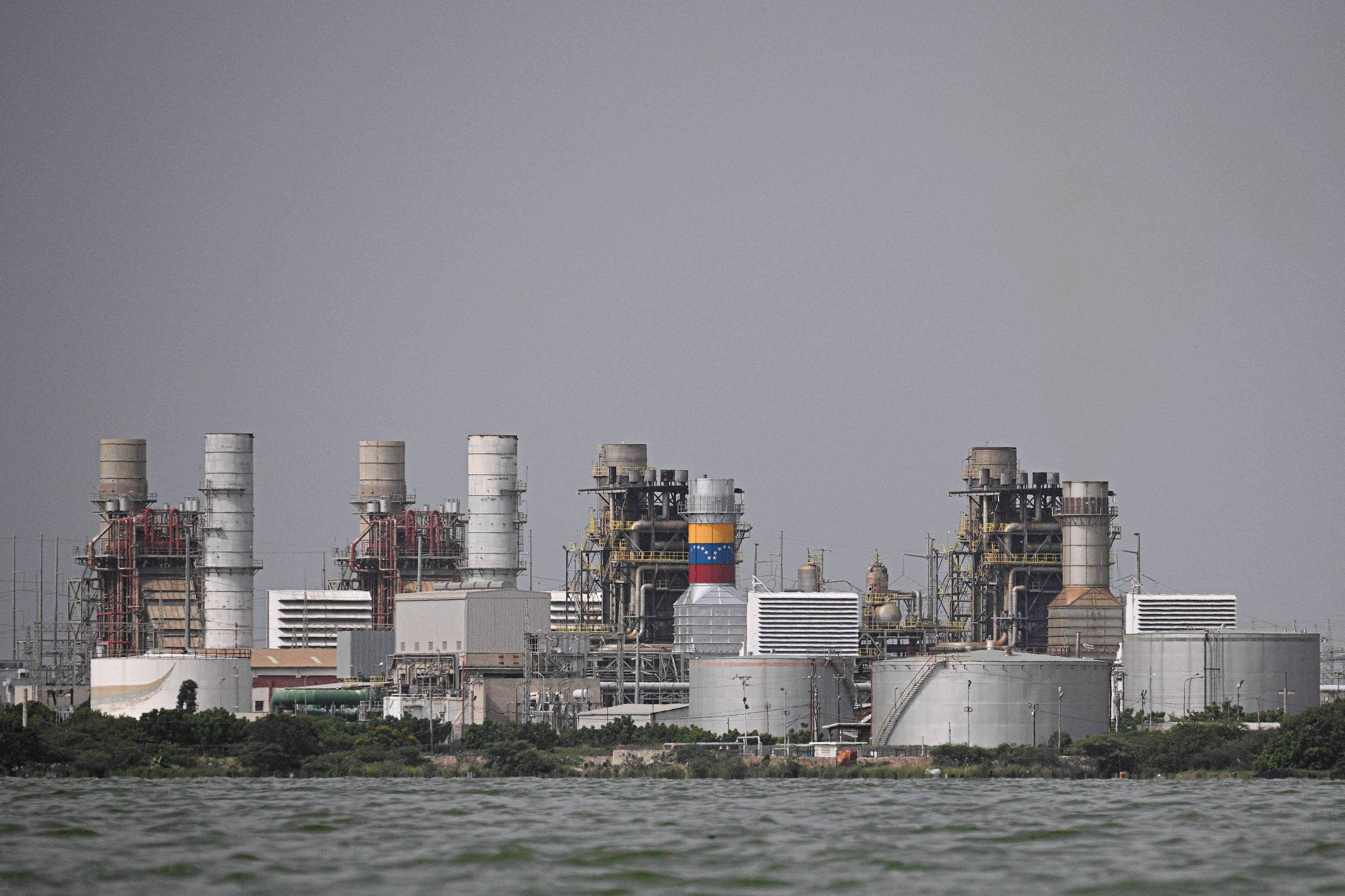 Le Venezuela négocie avec les États-Unis «la vente de pétrole» | TVA ...