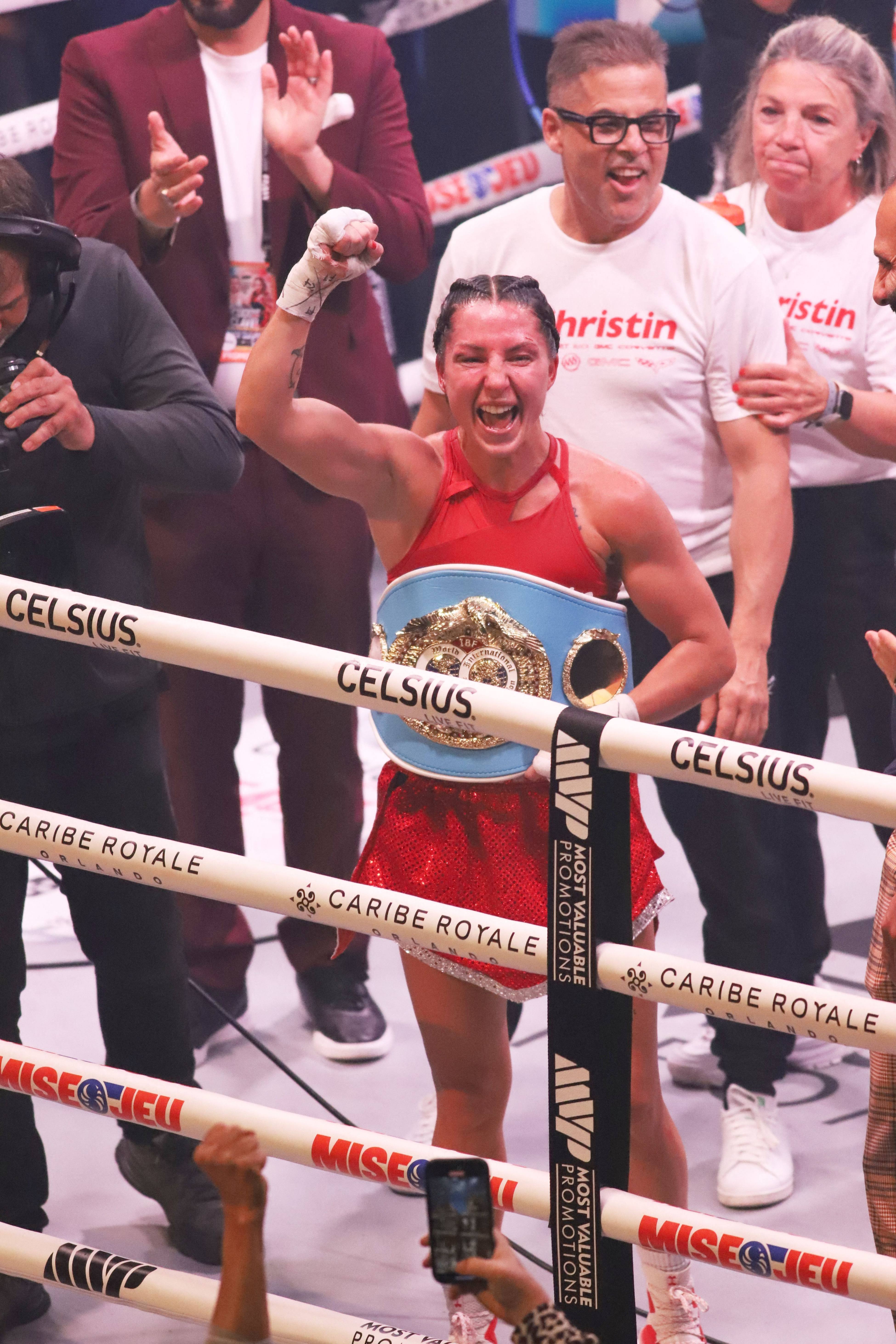 La championne de boxe Kim Clavel retombe en enfance en incarnant un ...