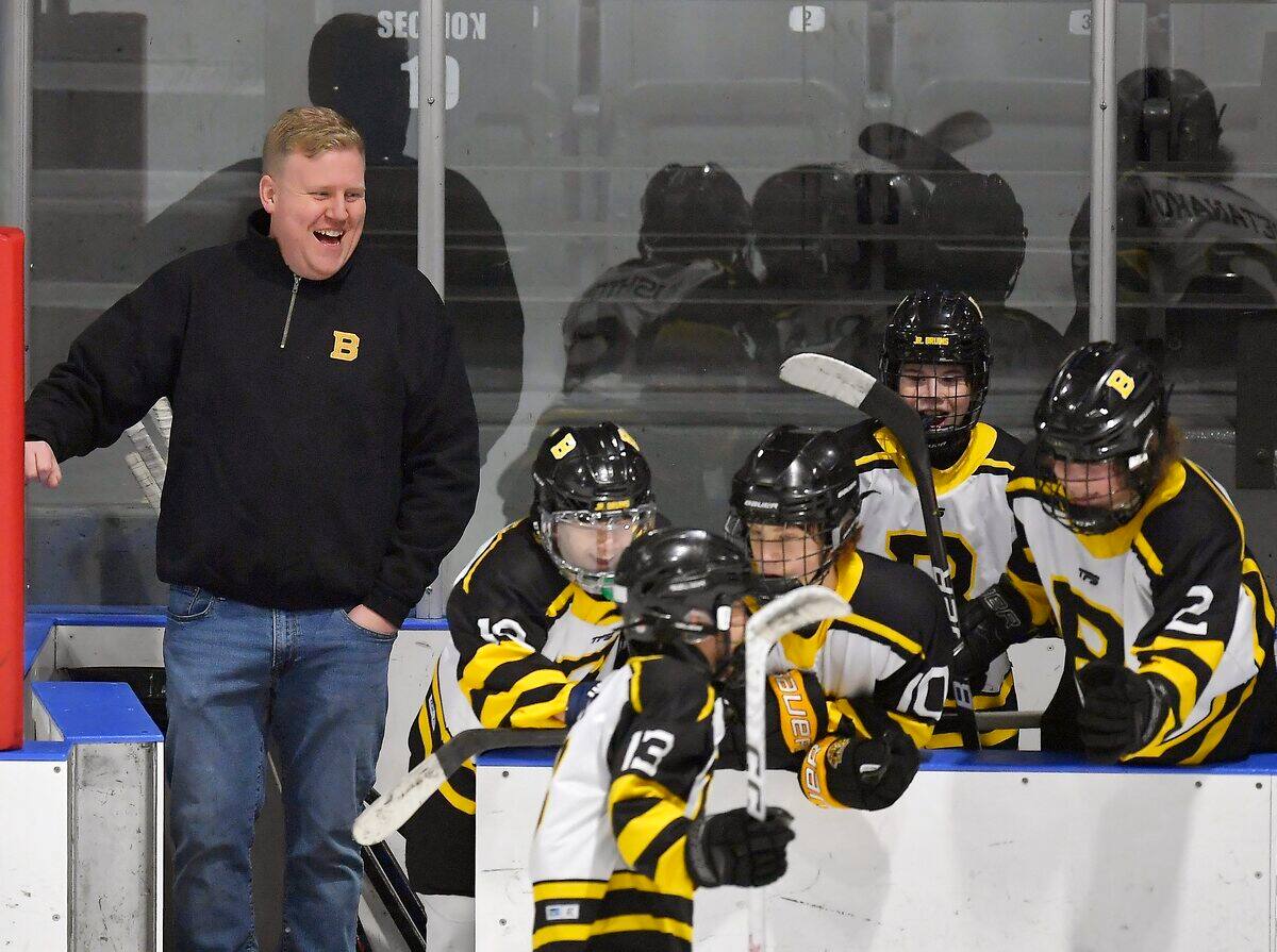 L'équipe des Bruins Junior de Boston sympathise avec l'Ukraine - TVA Sports