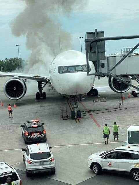 EN IMAGES | Un véhicule prend feu sur le tarmac de l’aéroport Montréal ...