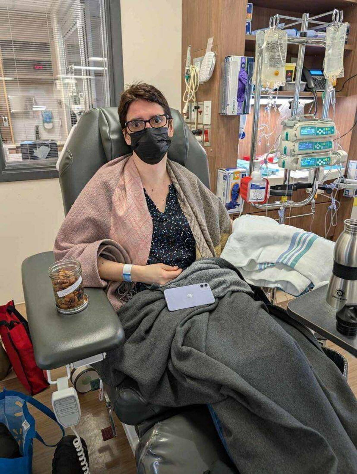 «À l’hôpital, je ne suis pas seule»: atteinte d’un cancer incurable ...