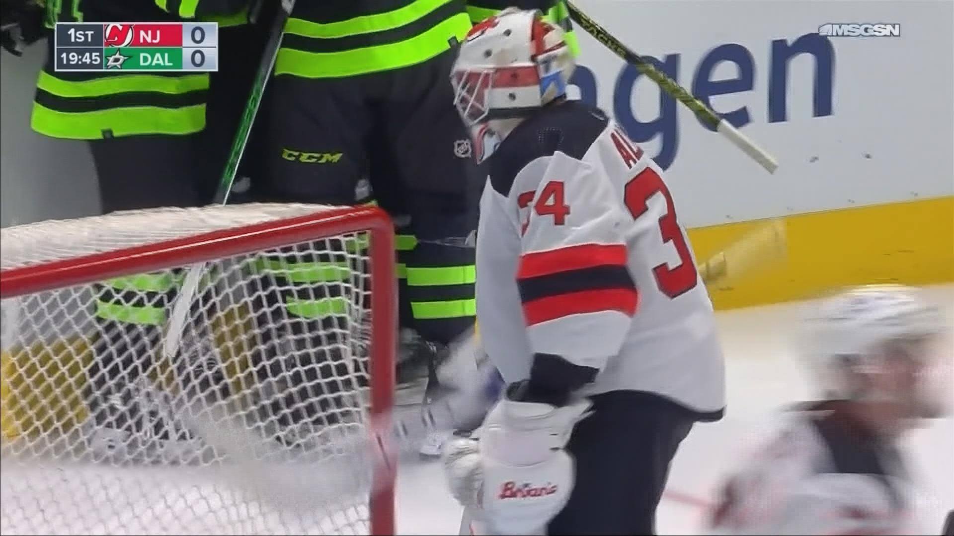 Un départ brutal pour Jake Allen qui se termine bien - TVA Sports
