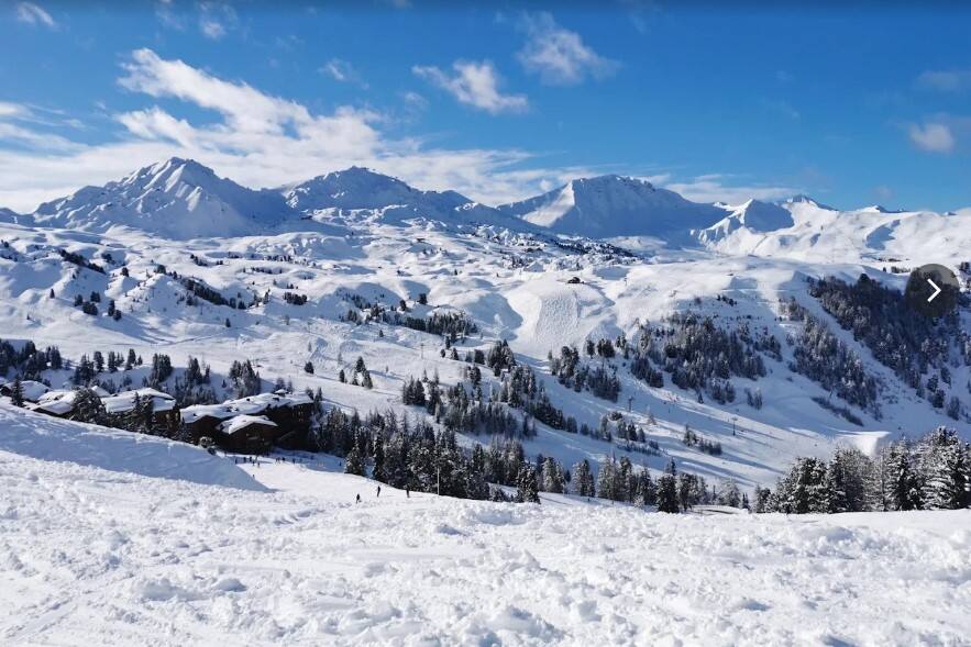 Avalanche dans les Alpes françaises: deux skieurs gravement blessés ...