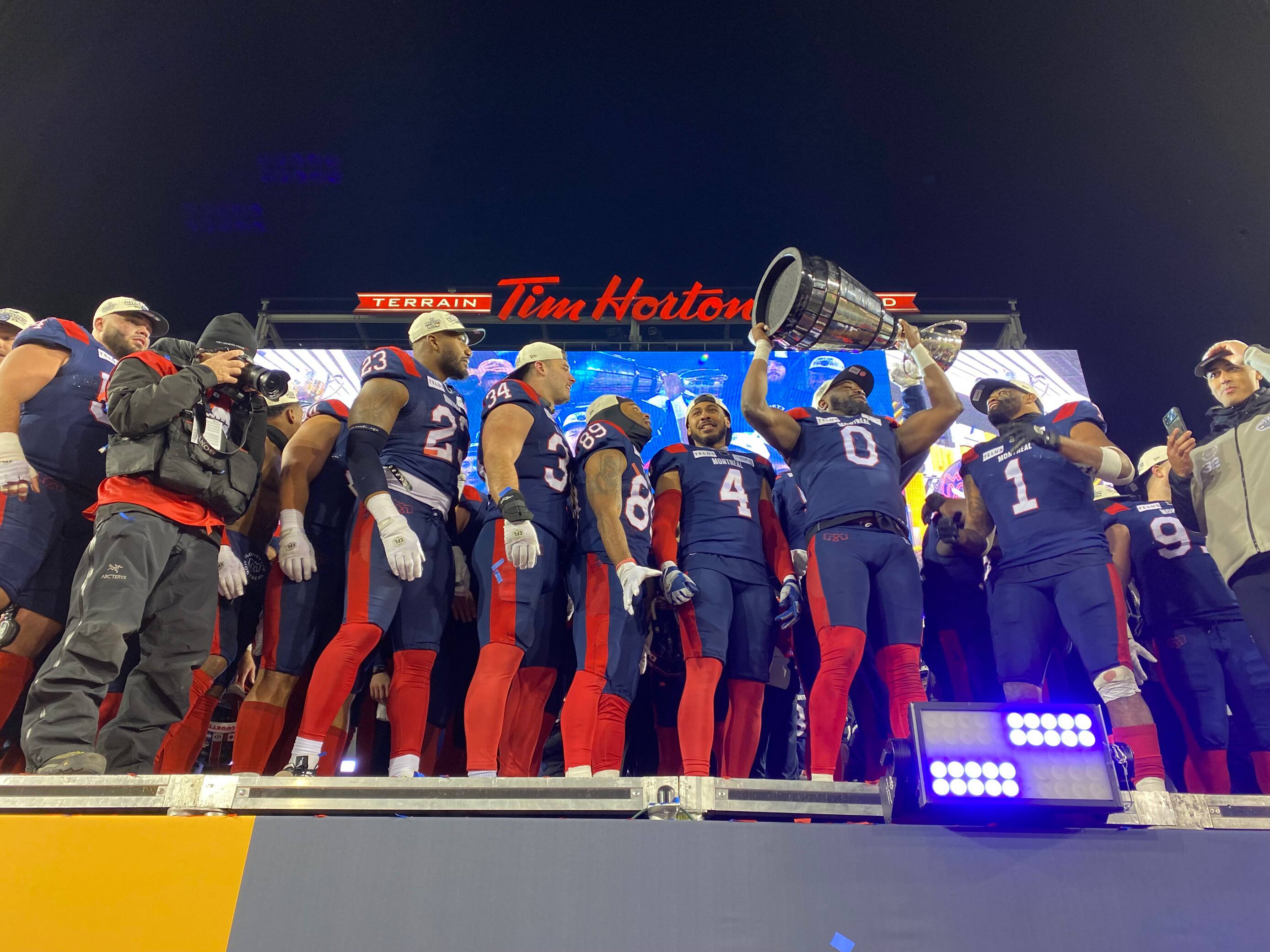 Les Alouettes remportent la Coupe Grey de façon dramatique | JDM