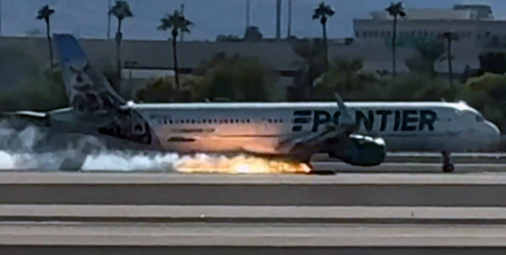 EN VIDÉO | Un avion en feu à l’atterrissage | TVA Nouvelles