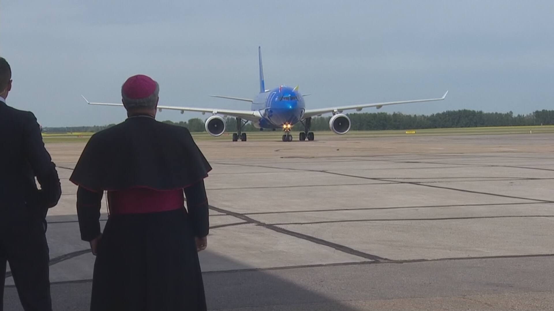 Le pape est arrivé au Canada | TVA Nouvelles