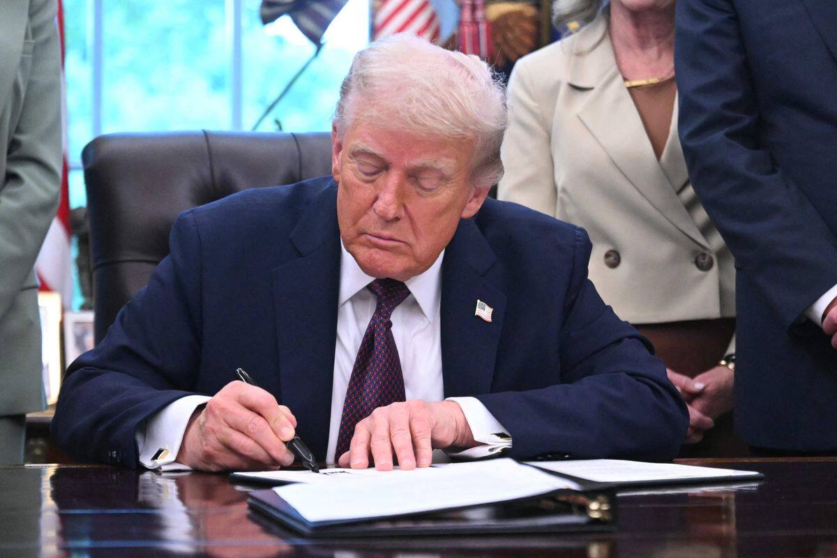 Donald Trump signe le décret pour déployer la Garde nationale à Memphis ...