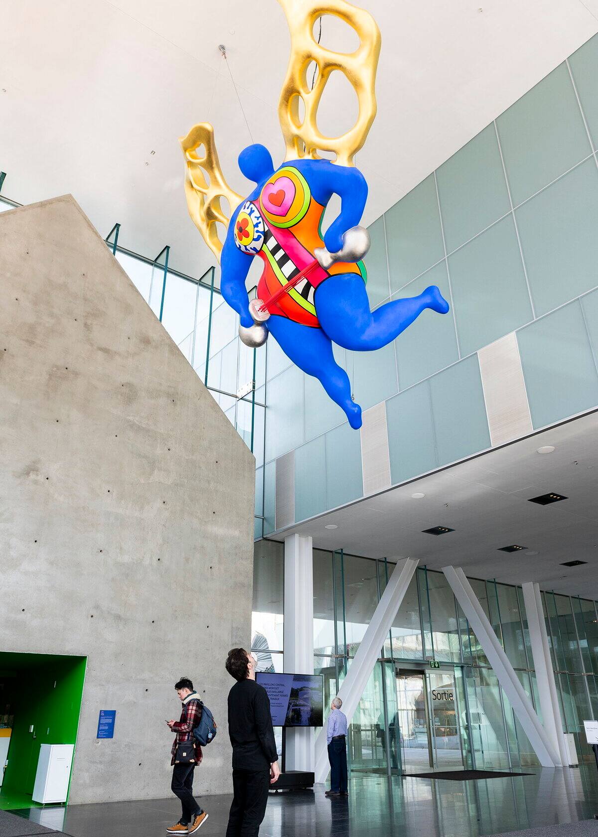 Musée national des beaux-arts du Québec : une énorme sculpture de Niki de Saint Phalle attire ...