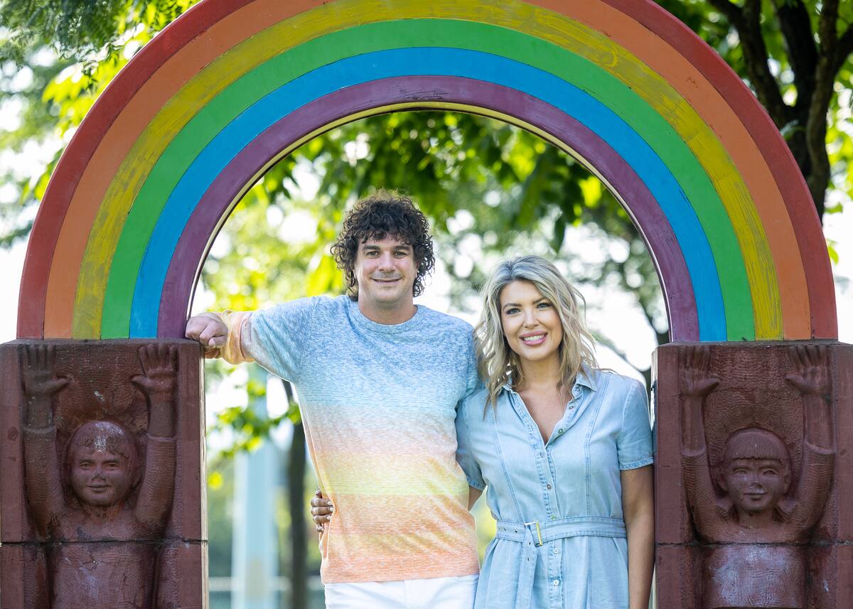 Un premier album pour enfants produit par Robert Charlebois, mettant en ...