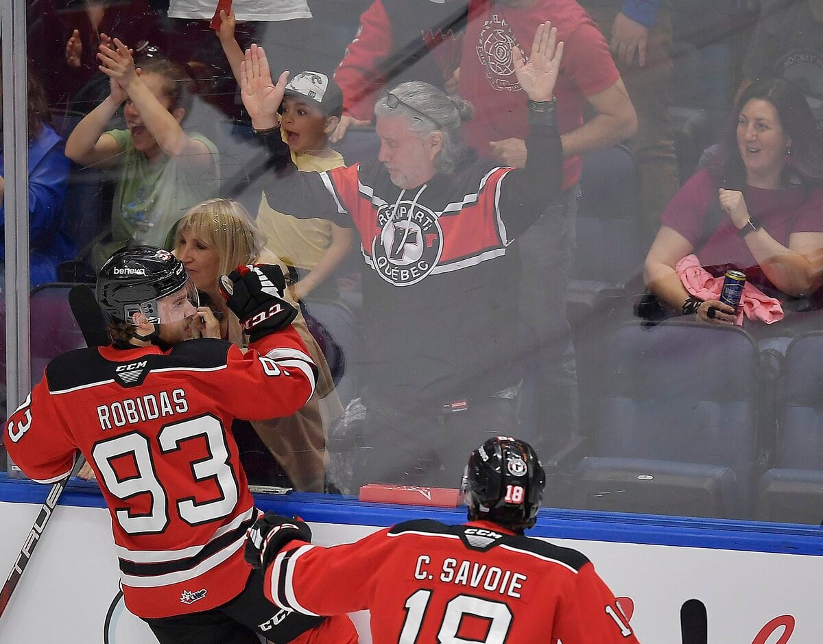 Les Hurricanes de la Caroline récompensent l'attaquant des Remparts ...