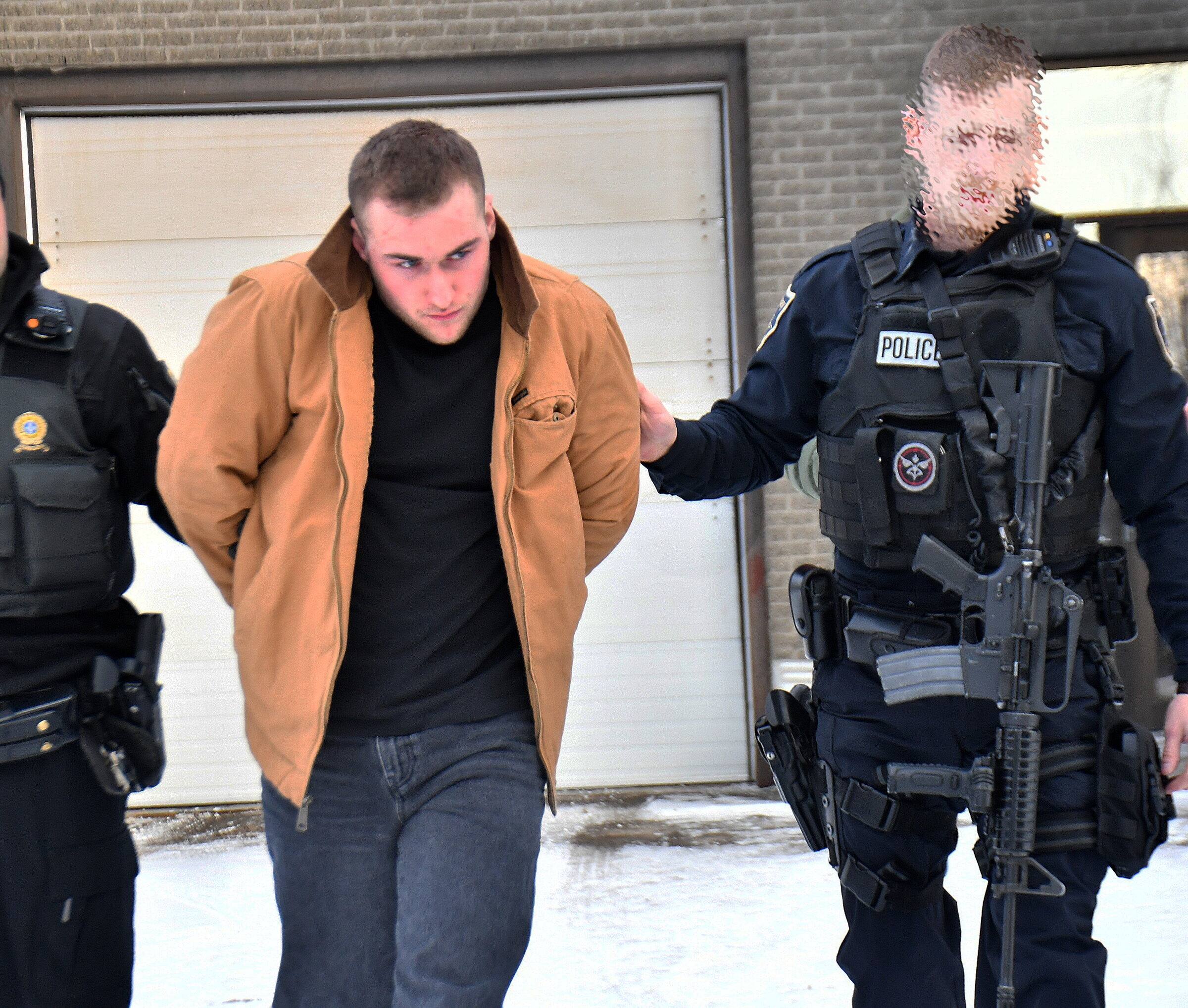 Quatre individus accusés d’avoir comploté avec All Boivin resteront ...