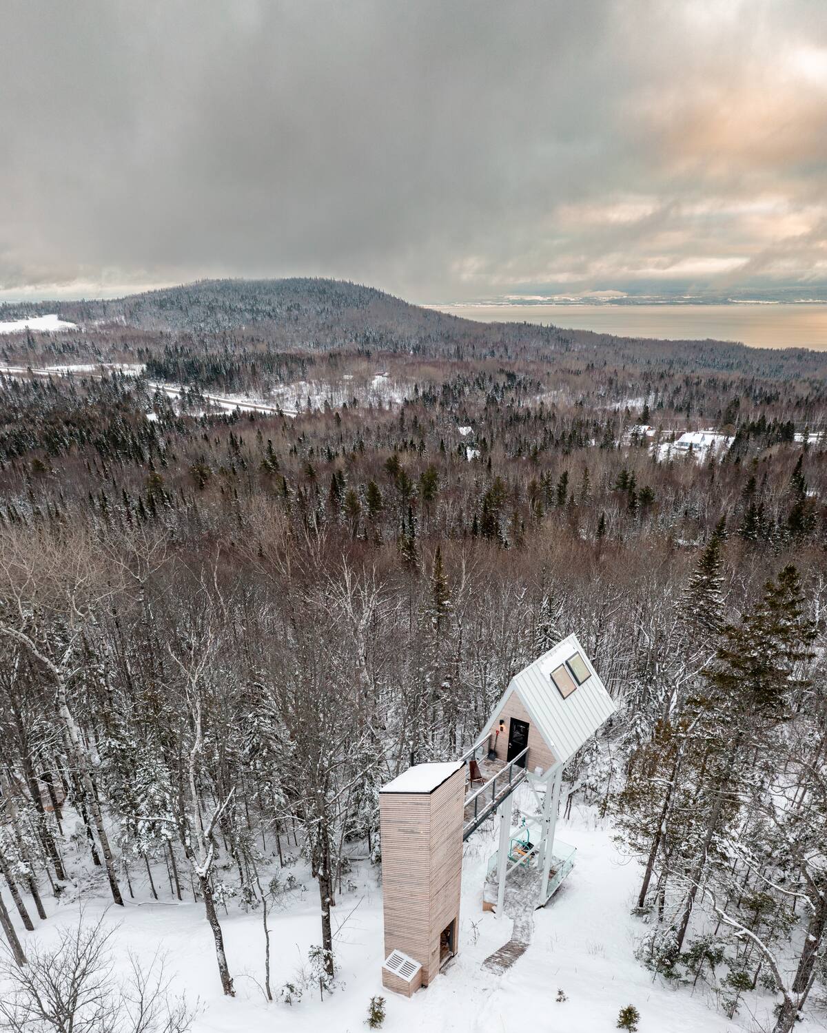 Des mini-chalets dans les airs, au cœur de Charlevoix | JDQ
