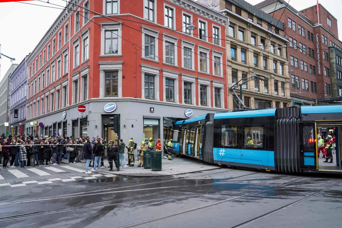 (IN PICTURES) A crazy tram ends its journey in a store in Oslo - Paudal