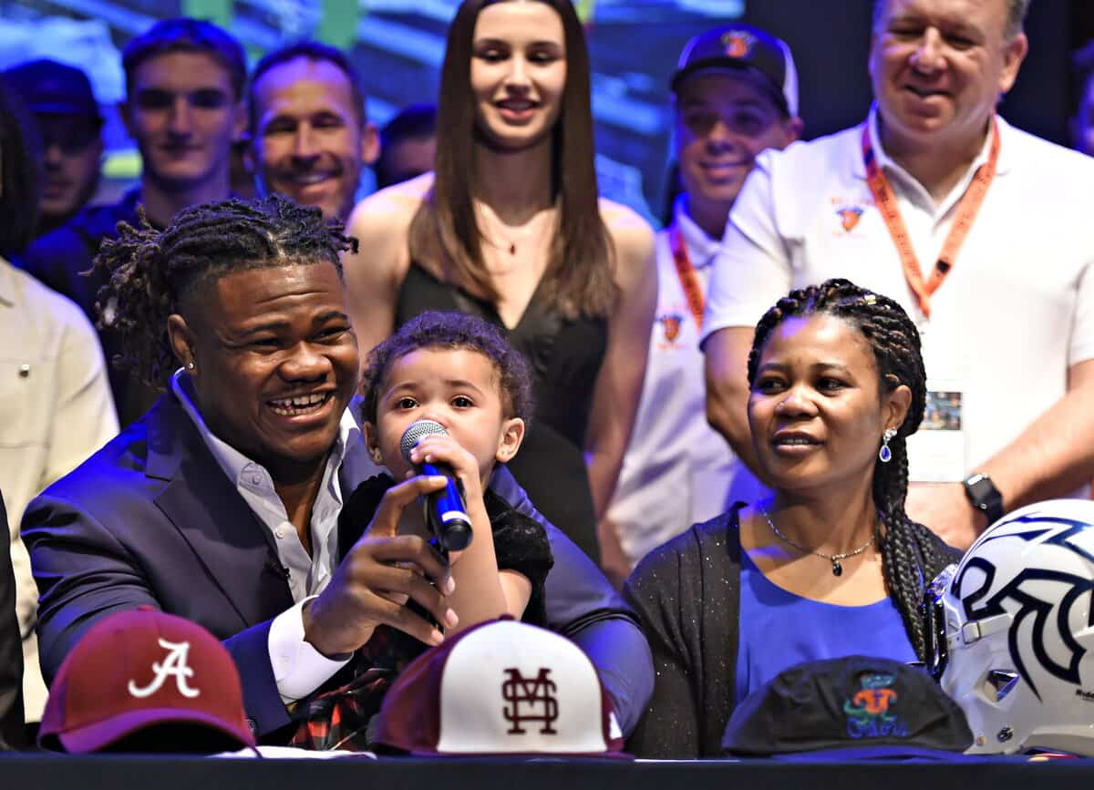 [EN IMAGES] Football de la NCAA: direction Alabama pour l’espoir ...