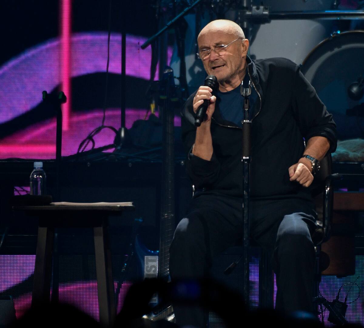 Phil Collins souffre de dommages physiques provoqués par la batterie | JDQ