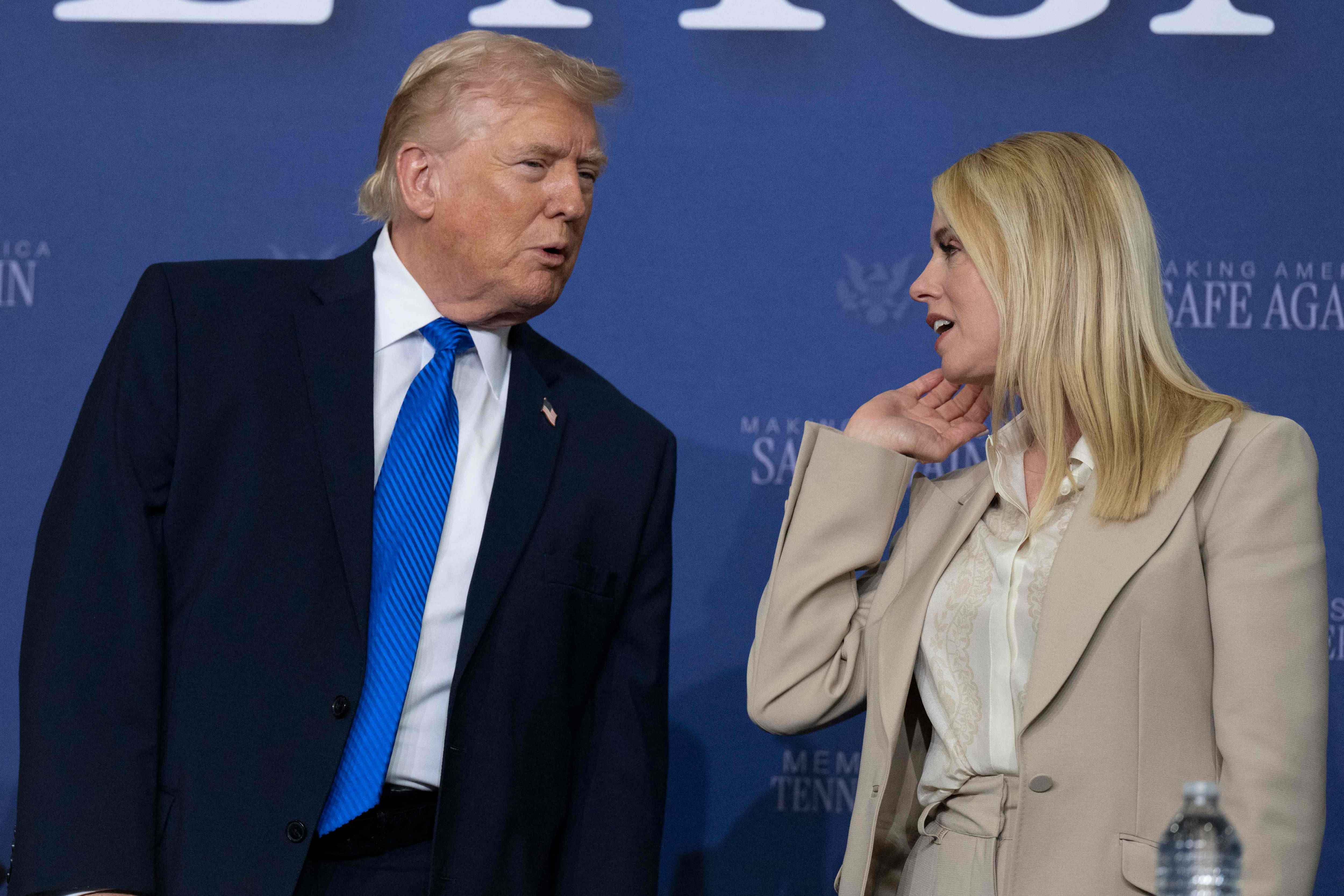 Congédiement de Pam Bondi: d’autres ministres seraient dans la mire de ...