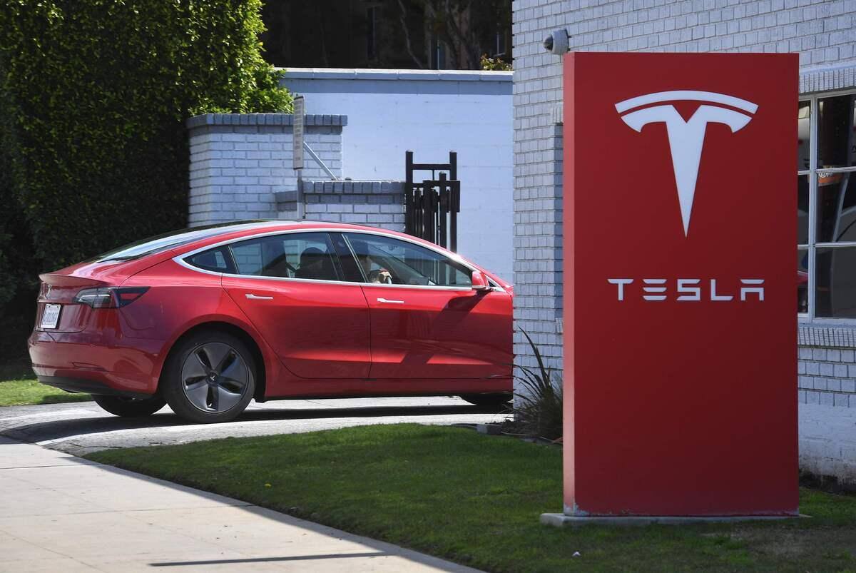 Tesla bat un vieux record de Ford | TVA Nouvelles