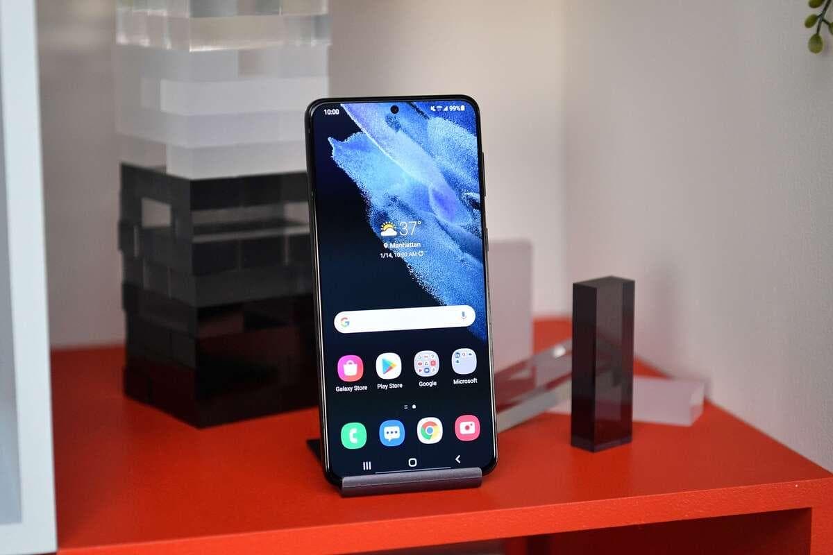 Samsung lance un nouveau téléphone intelligent 5G, le Galaxy S21, et ...