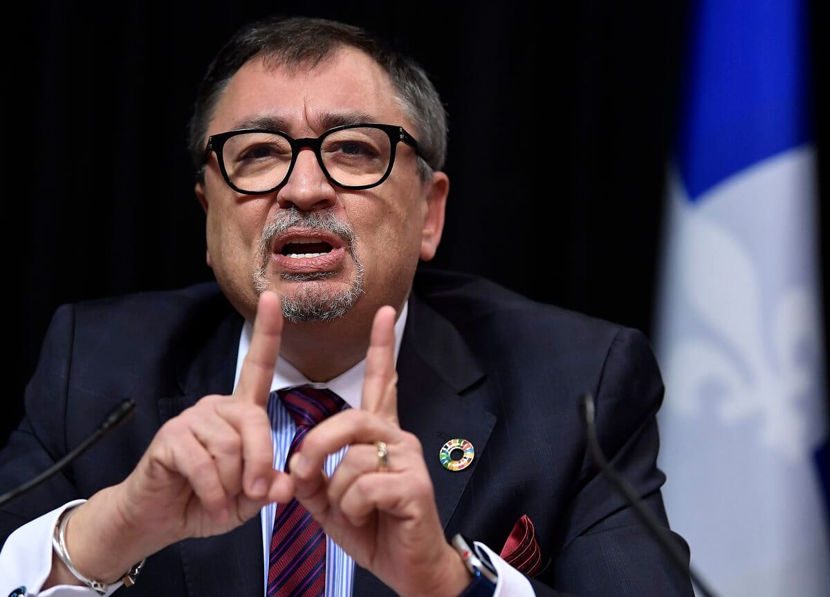 Dépistage: le Dr Horacio Arruda défend la stratégie du Québec | JDQ