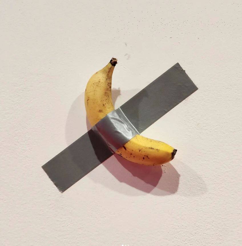 Une banane valant plus de 100 000 dollars a été mangée par un étudiant ...