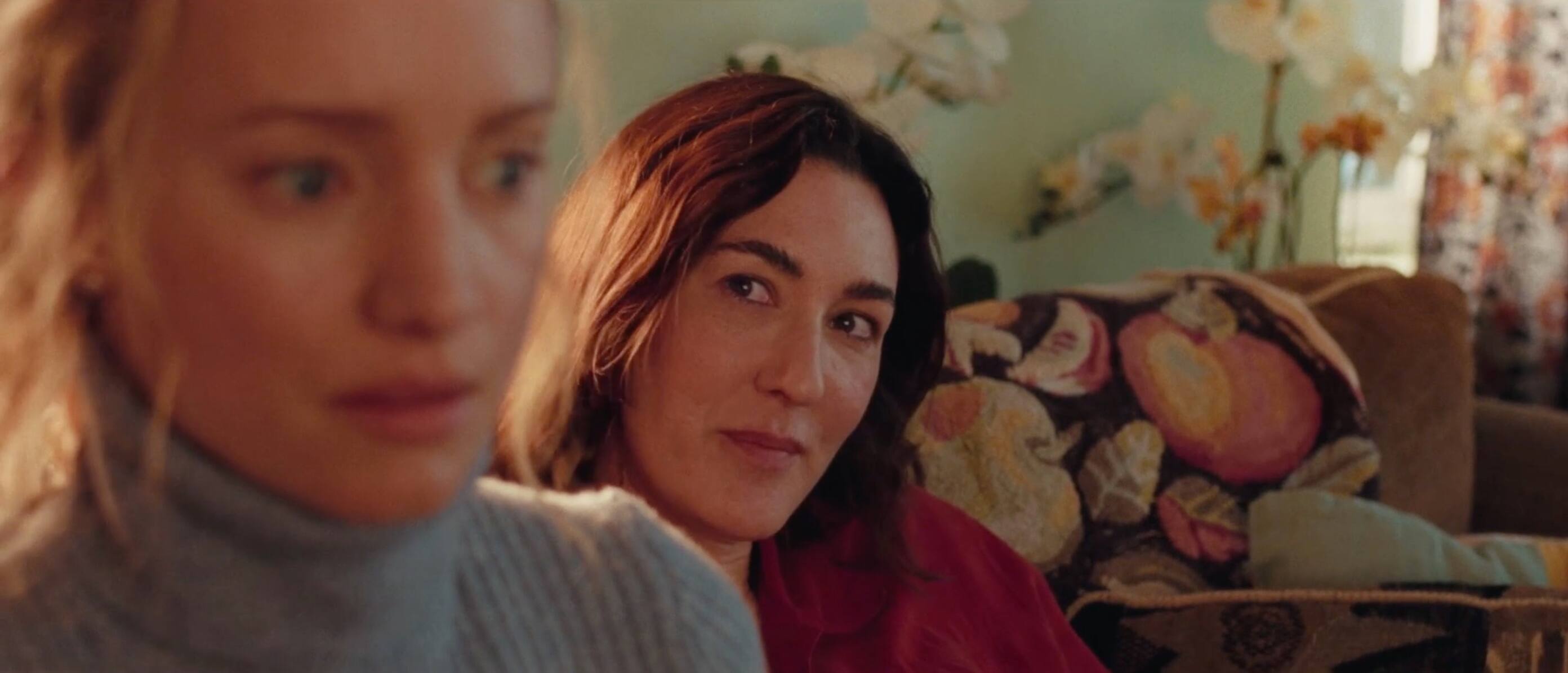 Voyez les premières images de la nouvelle version du film culte «Deux femmes en or» | JDQ