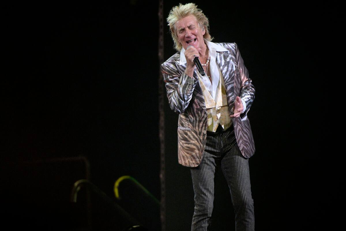 Voici ce qu'on a pensé du spectacle de Sir Rod Stewart et de son énergie contagieuse de jeune ...