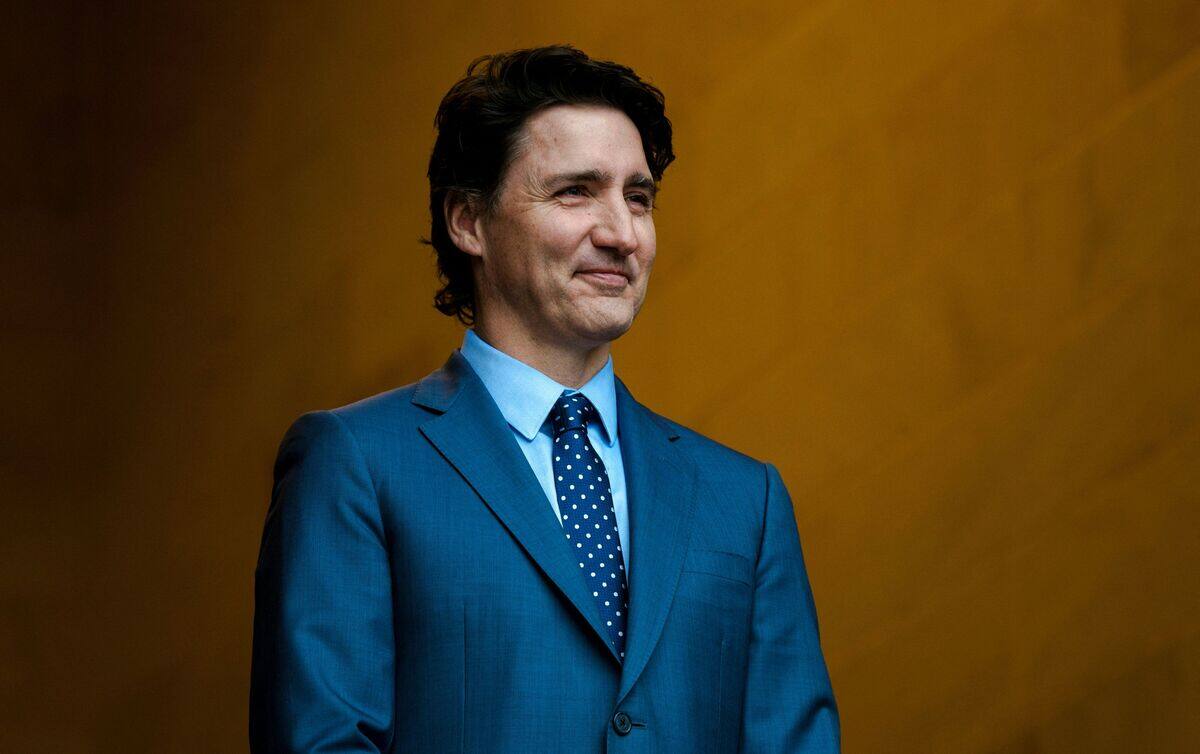 Trudeau confirme qu’il restera dans la bataille et s’en prend durement ...