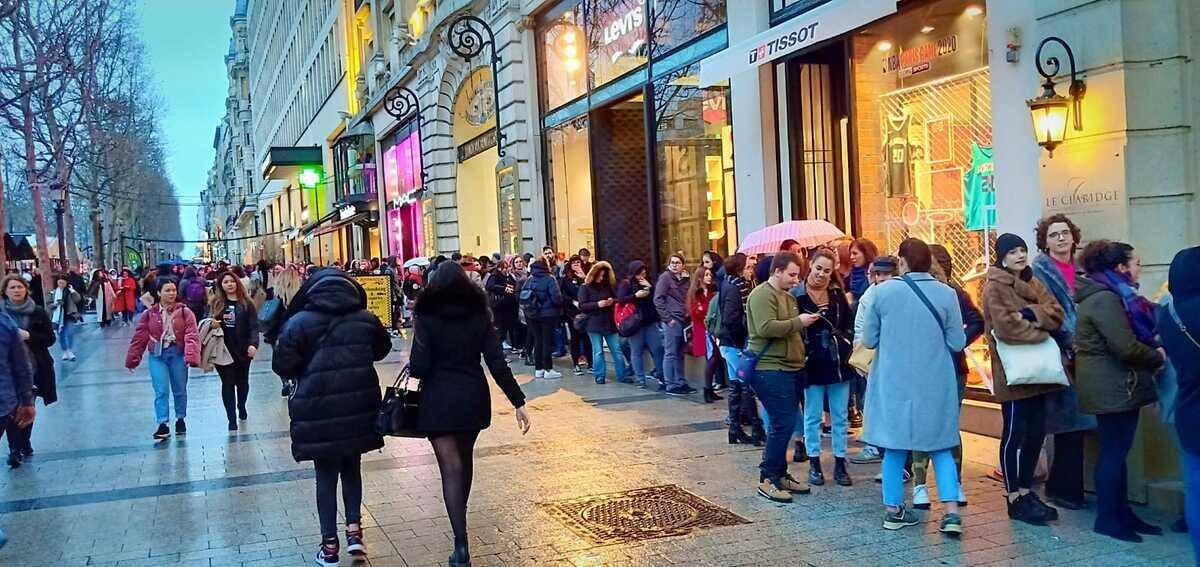 La youtubeuse québécoise Victoria Charlton fait sensation en France | JDQ