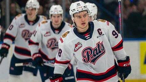 Connor Bedard et les Pats de Regina au pied du mur - TVA Sports