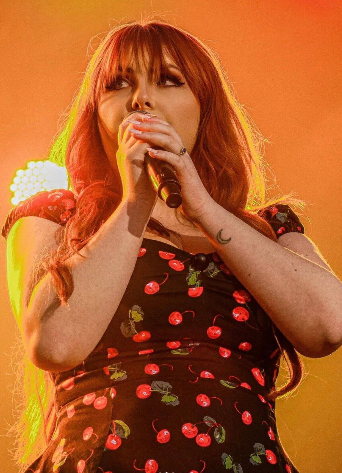 Imiter Céline Dion à Québec: le plus grand défi de la carrière de Sarah ...