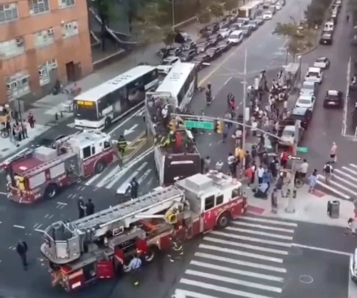 Un accident entre deux autobus fait 80 blessés à New York | JDQ