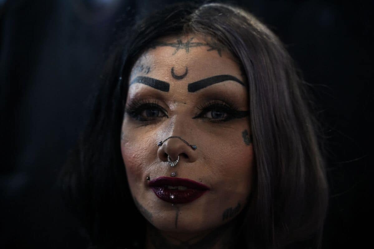 Le tatouage au visage: le signe d’un malaise existentiel profond | JDM