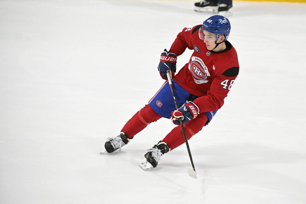 La réaction des joueurs au nouveau contrat de Lane Hutson réjouit ...