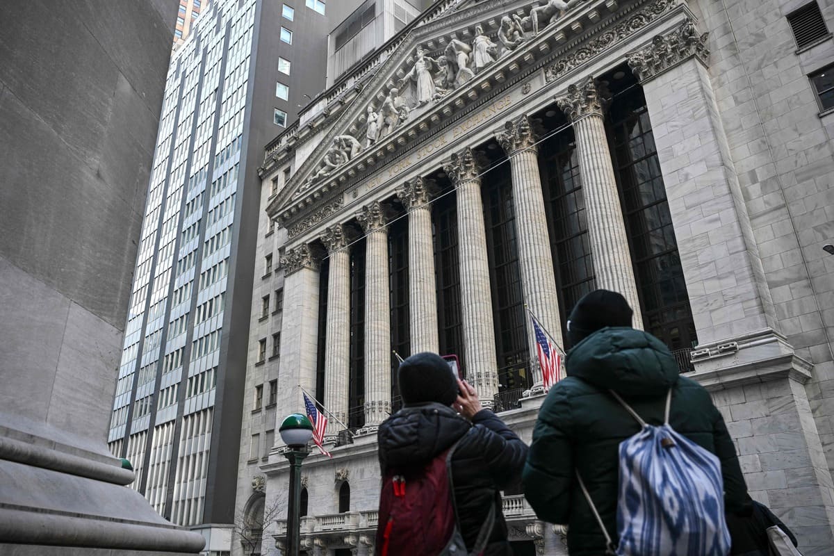 Wall Street déprime, les incertitudes continuent de peser | TVA Nouvelles