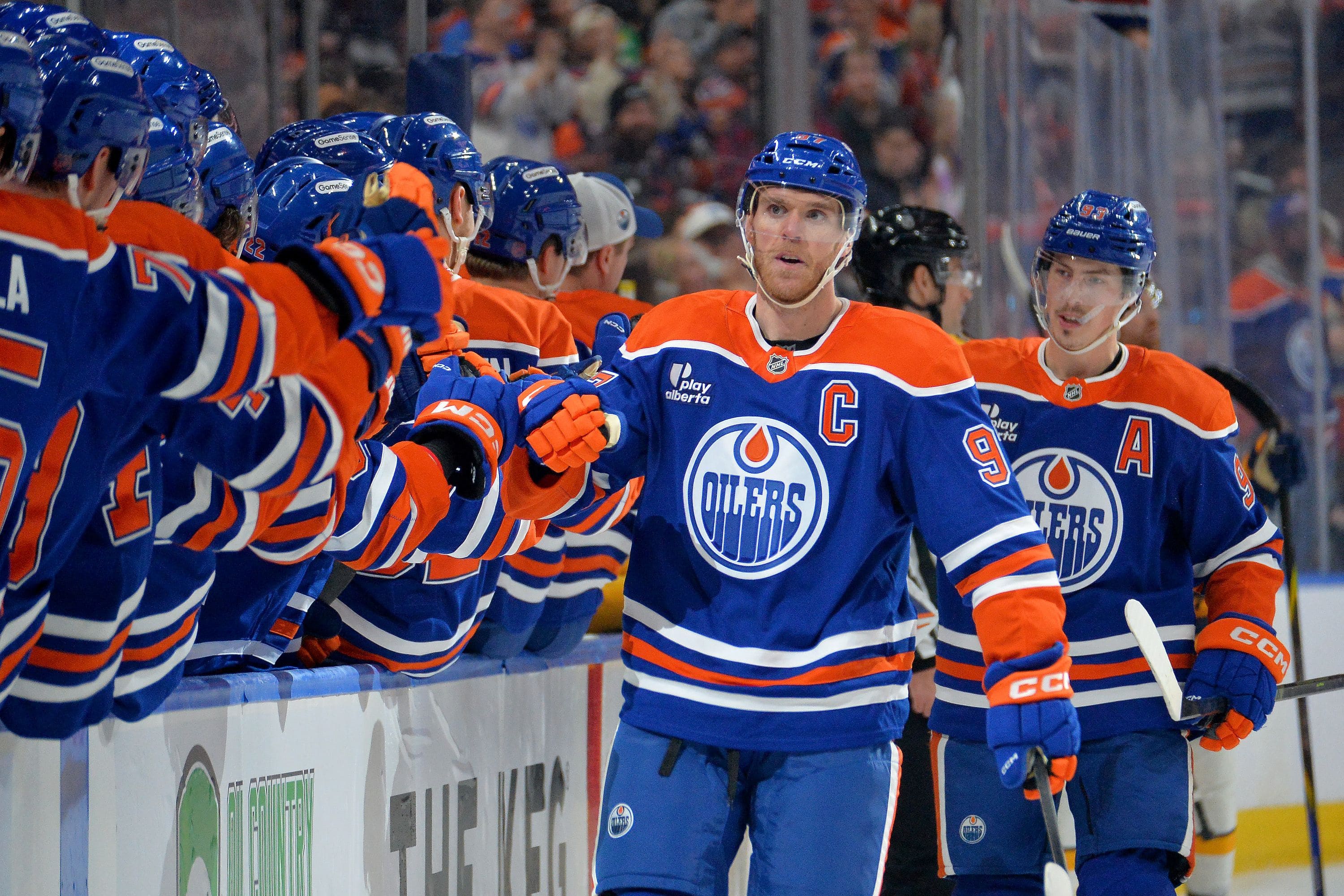 Connor McDavid stoppé par Patrick Roy, Ilya Sorokin et les Islanders ...