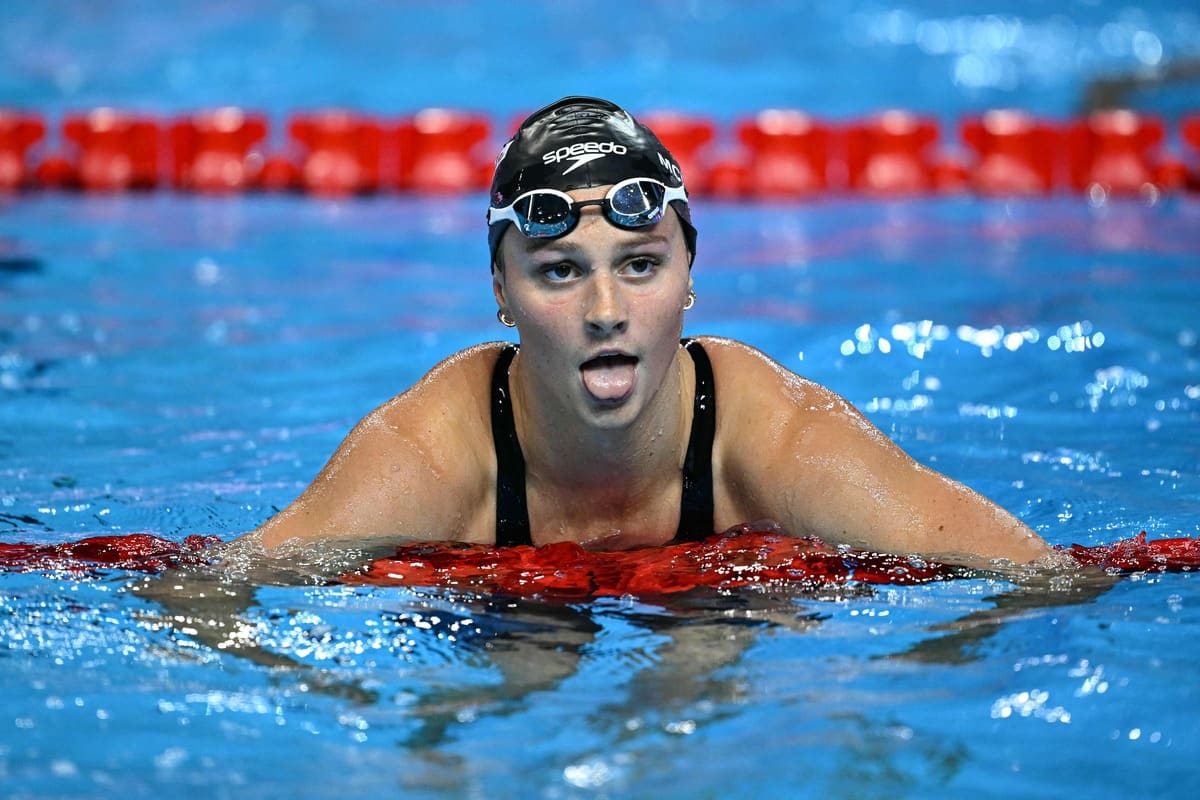 Natation: Summer McIntosh amorce les Mondiaux en or - TVA Sports