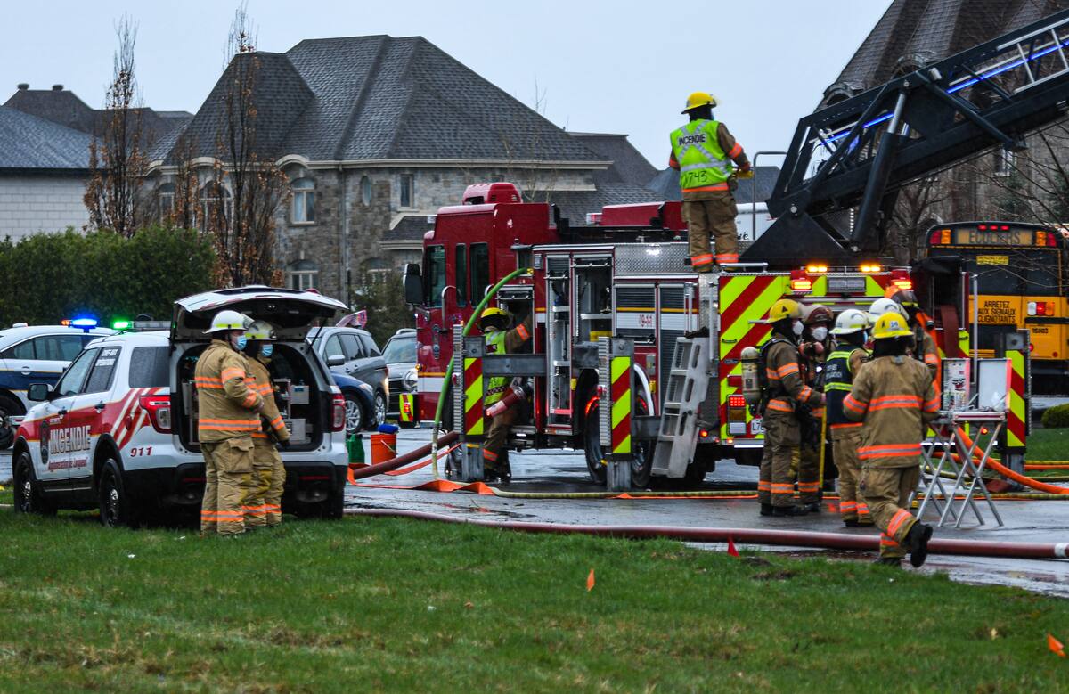 [EN IMAGES] Une maison valant 1,5 M$ est la proie des flammes à ...