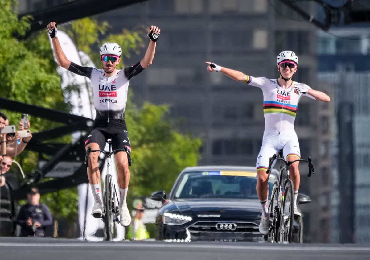 Le champion Tadej Pogacar pose un geste d’une très grande classe dans ...
