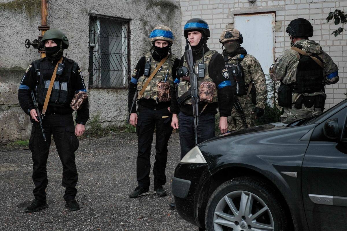 Les soldats ukrainiens entrent dans la ville stratégique de Lyman | TVA ...