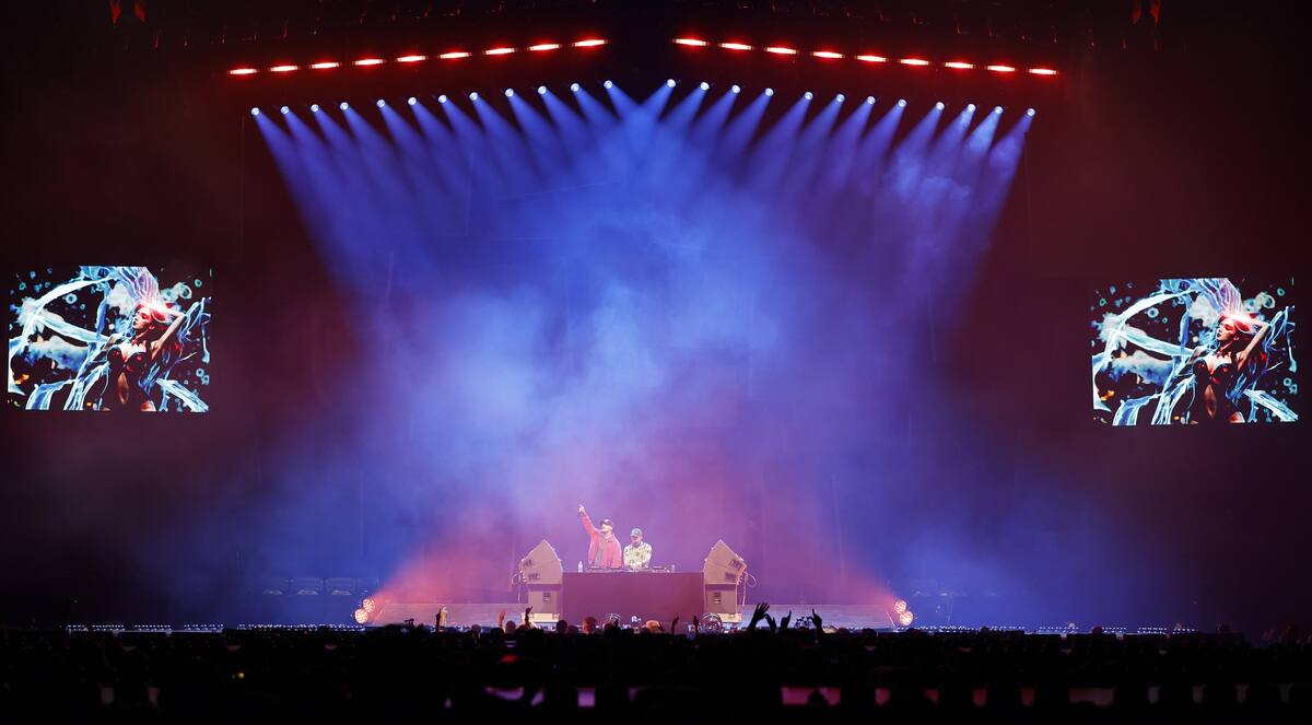 Katy Perry et sa pop divertissante et spectaculaire explosent dans un ...